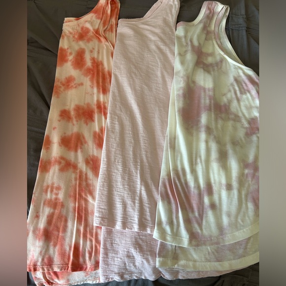 Old Navy | Tops | Old Navy Tank Tops | Poshmark